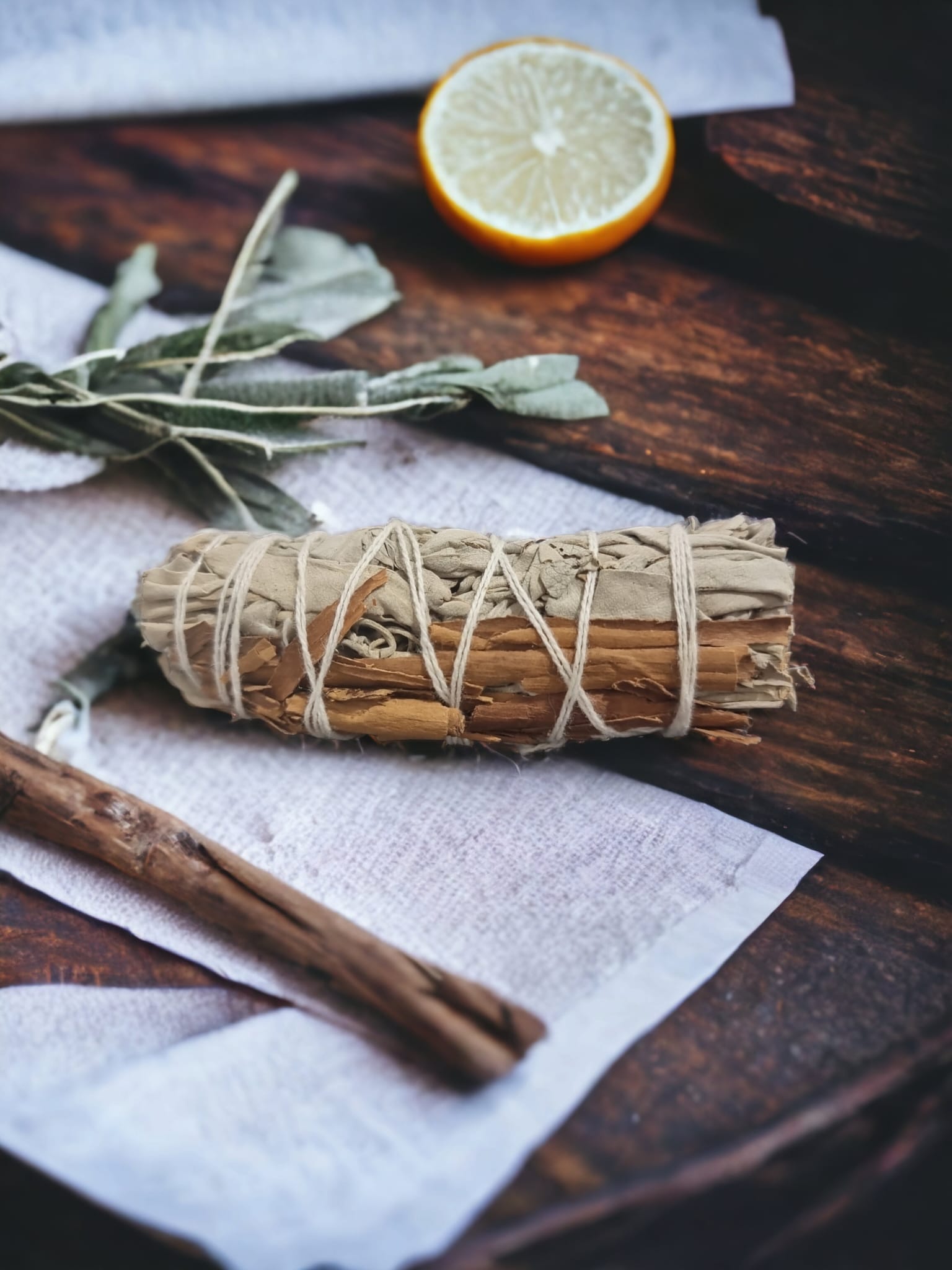 Smudge Stick - White Sage & Cinnamon 10 cm | Auras Workshop